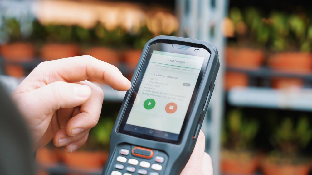 Manage greenhouse workfloor using mobile apps | Mprise Agriware